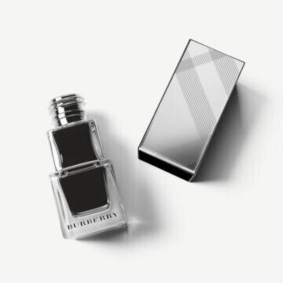 Makeup | Nwt Burberry Iconic Color Black Nail Polish Poppy Black 8ml ...